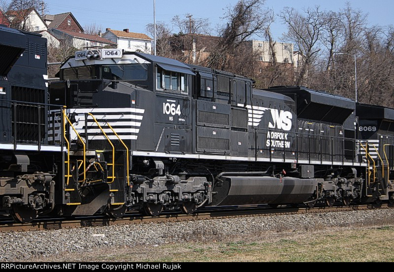 NS 1064